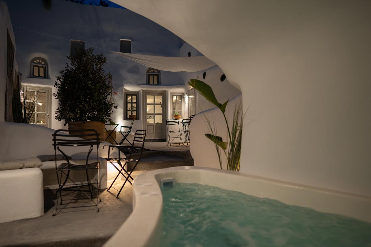 Spio Cave Suite | Niso Santorini